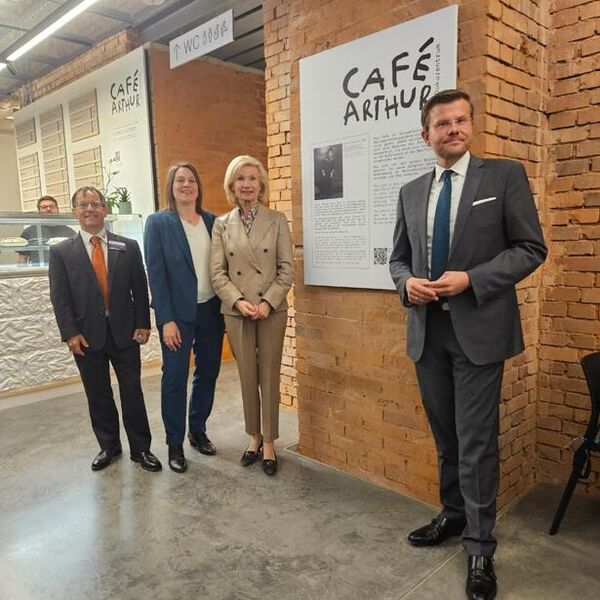 Eröffnung inklusives "Café Arthur im Dokuzentrum"